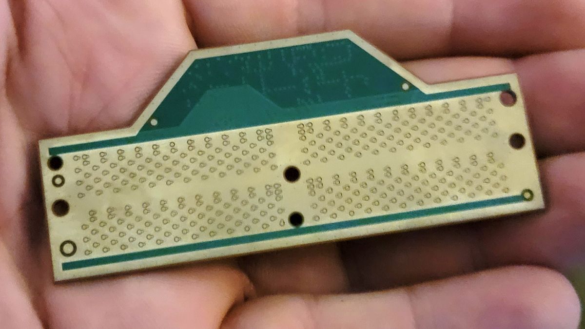 Micron displays next-gen LPCAMM2 modules for laptops at CES 2024 | Tom ...