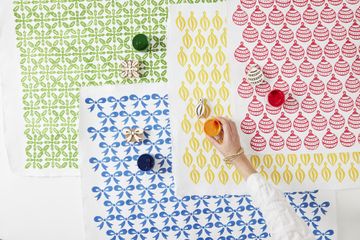 How to make gift wrap: 11 easy but elegant bespoke ideas | Homes and ...