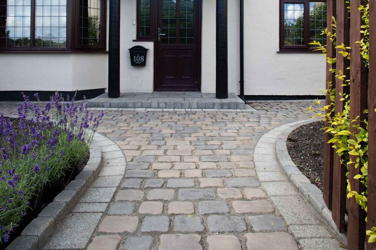 Driveway design: how to plan and choose the perfect drive | Homes and ...