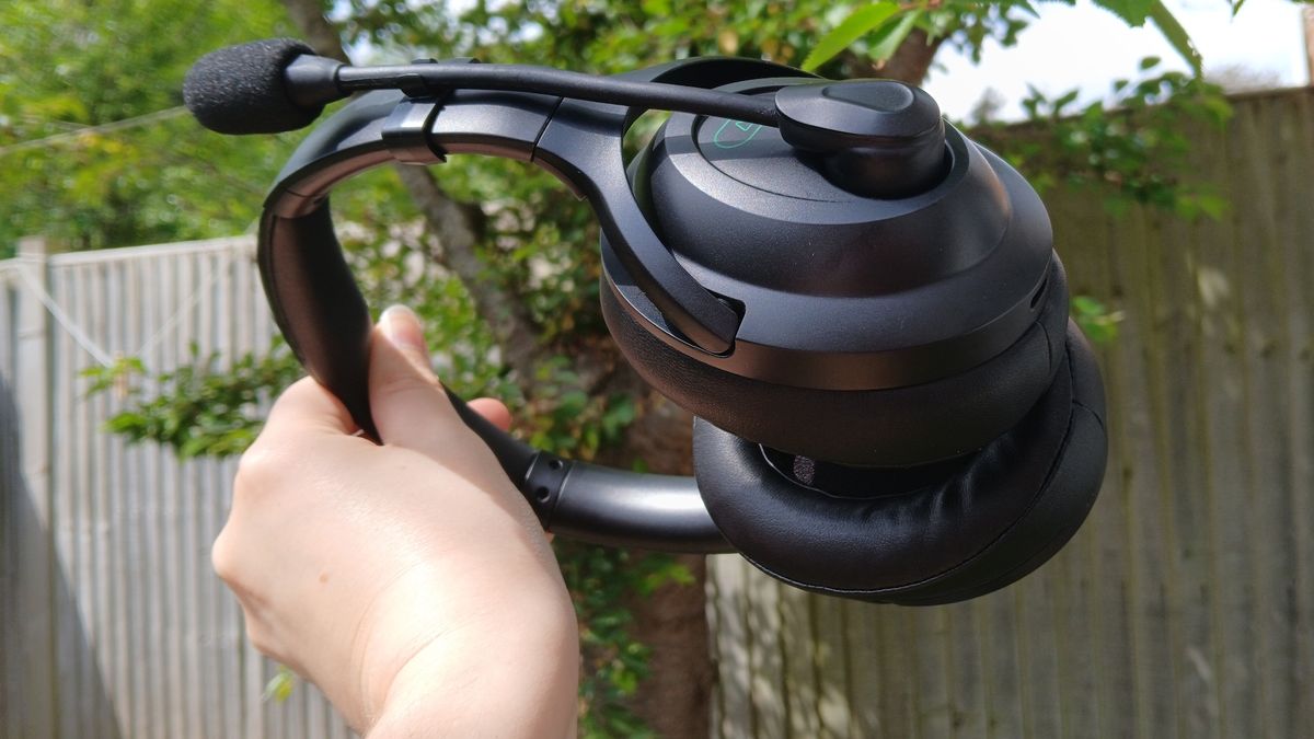 AceZone A-Blaze wireless gaming headset review | PC Gamer