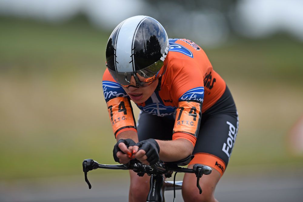 Hayley Simmonds and Richard Bussell win national 10 time trial titles ...