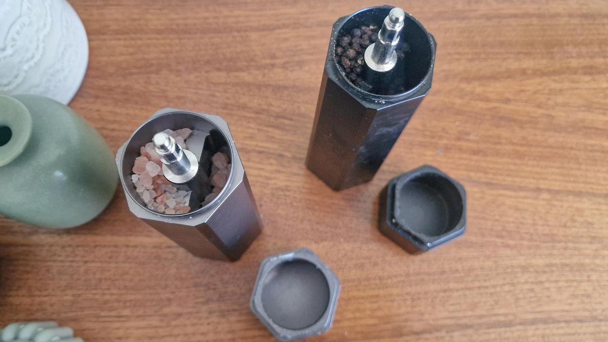 I tried Gordon Ramsay’s favorite salt and pepper grinders, and now I ...