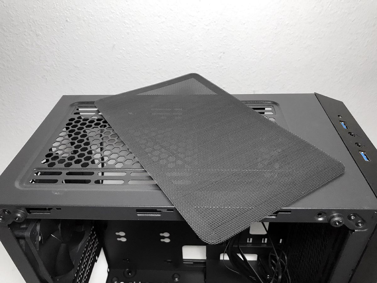 Silverstone Precision PS15 Case Review: Compact and Inexpensive - Tom's ...