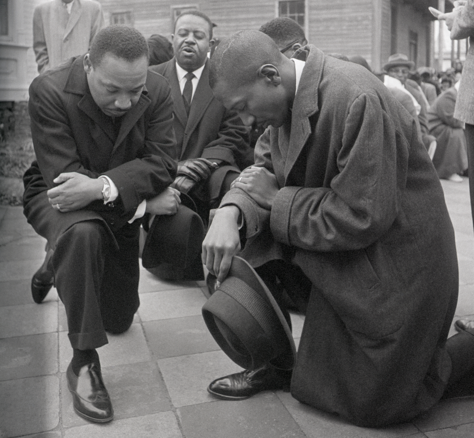 Where did taking the knee come from? Origins of the gesture | GoodtoKnow