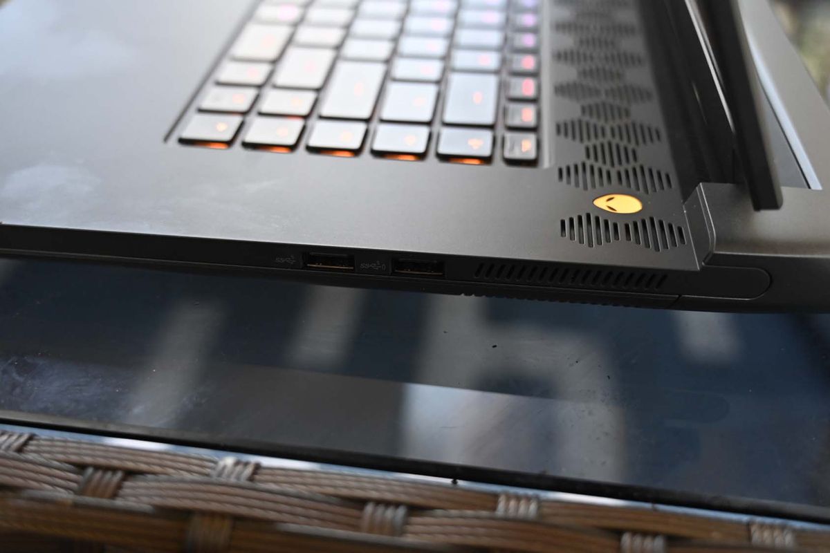 Alienware m17 R5 (AMD Advantage): Meet the king of AMD gaming laptops ...