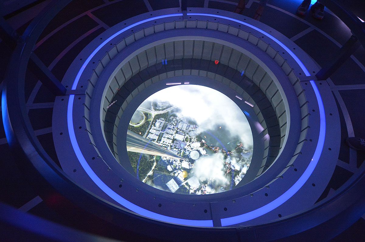 Disney opens Space 220 restaurant with (g)astronomical menu, views | Space