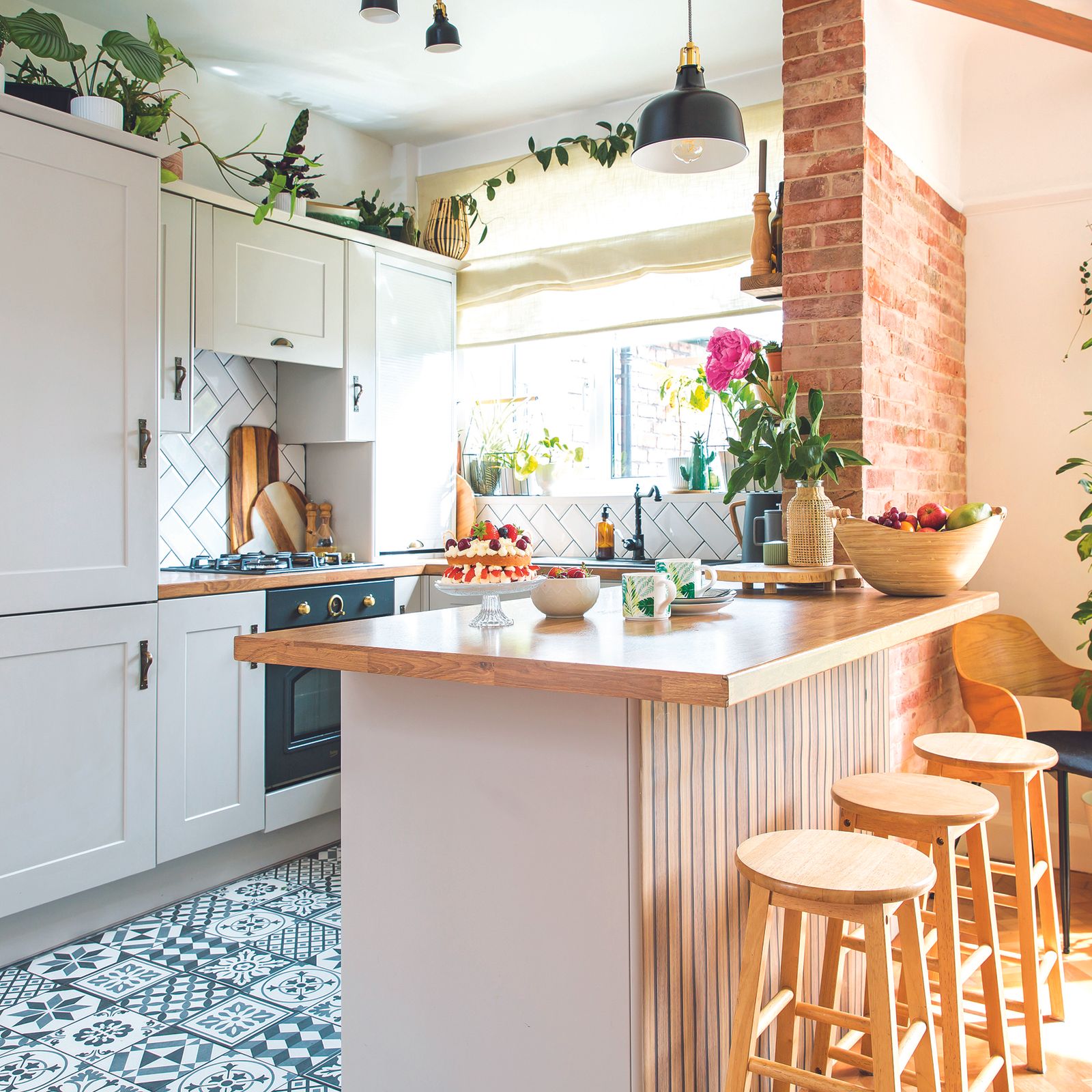 10 small kitchen layout mistakes to avoid | Ideal Home