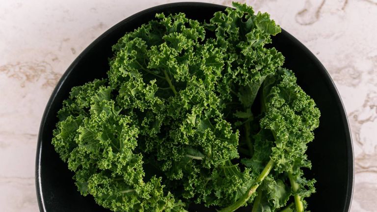 9 foods to eat to relieve hay fever symptoms and 4 to avoid | T3
