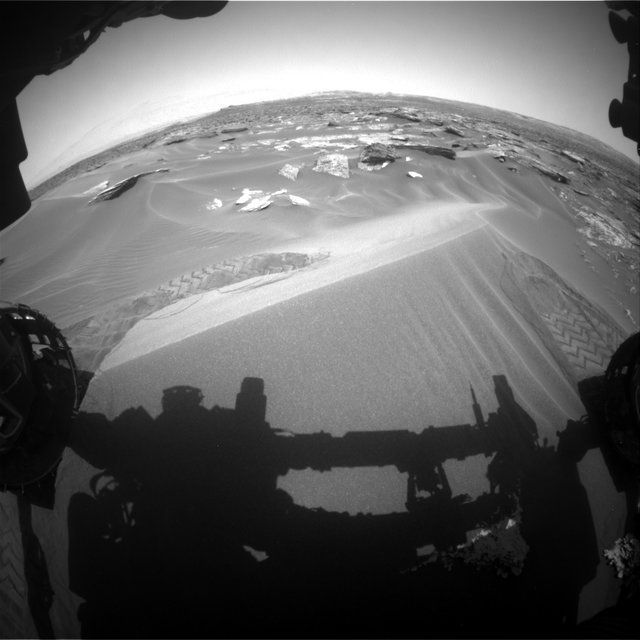 Recent Photos From Curiosity Rover Show 'Megaripples' and Wheel Damage ...