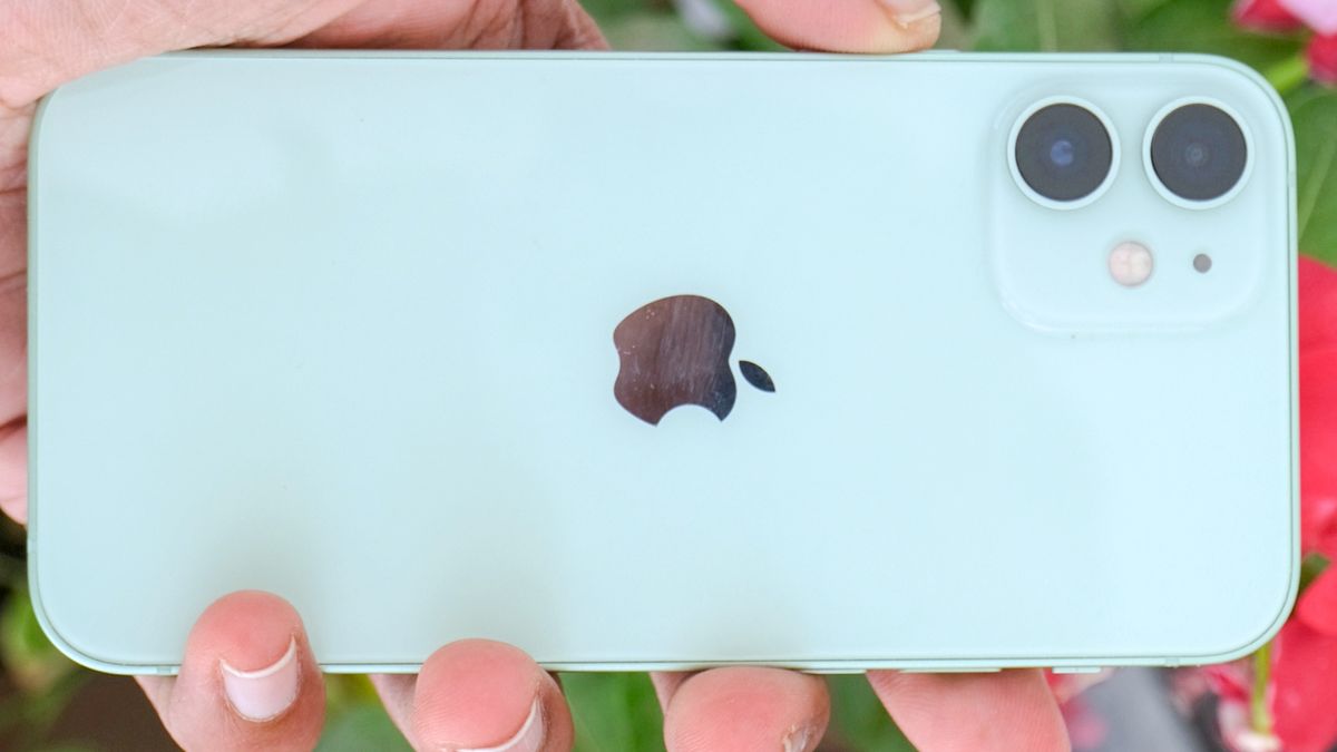 How to turn off the iPhone 12 | Laptop Mag