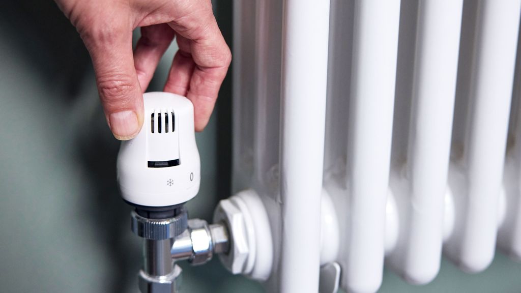 How does a TRV work? We explain what they do | Homebuilding