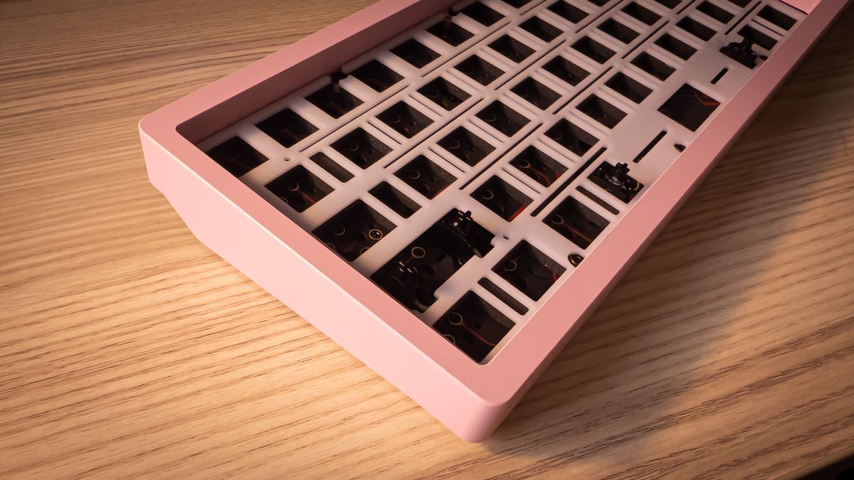 IRISLabs Jris65 Review: An Affordable Endgame Keyboard? | Tom's Hardware