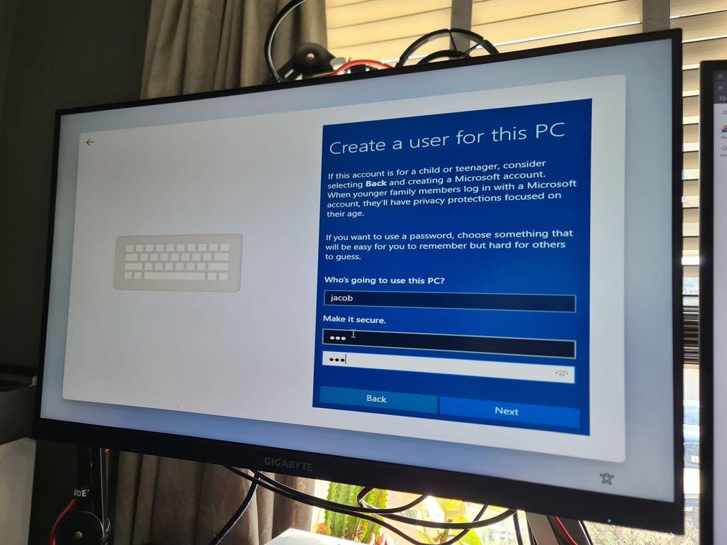Microsoft has disabled the popular 'bypassnro' Windows 11 sign-in ...