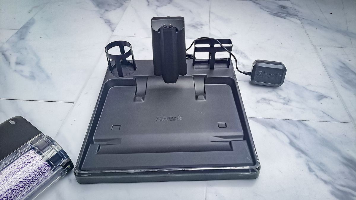 Shark HydroVac MessMaster Wet Dry Cordless Floor Cleaner review | Tom's ...