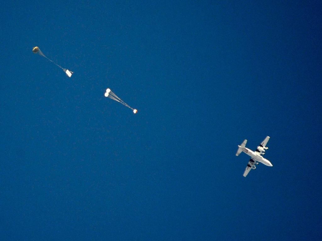 Photos: NASA Tests Orion Spacecraft Parachutes: Dec. 20, 2011 | Space