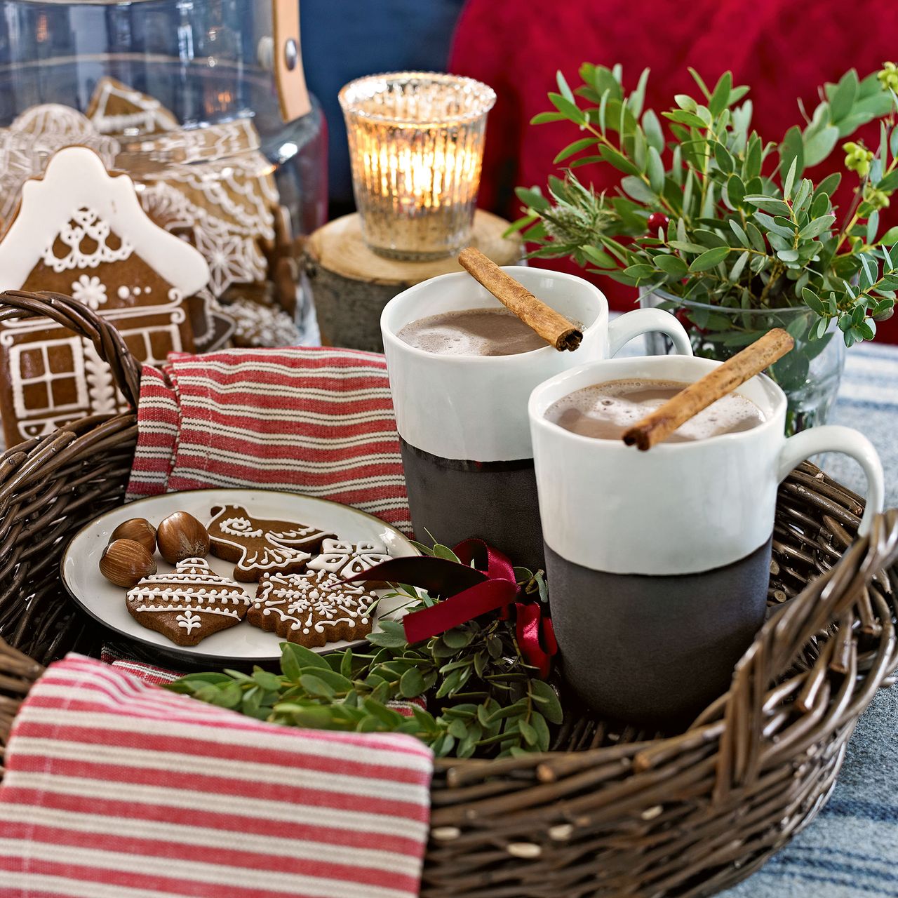 Hot chocolate station ideas for a cosy Christmas | Ideal Home
