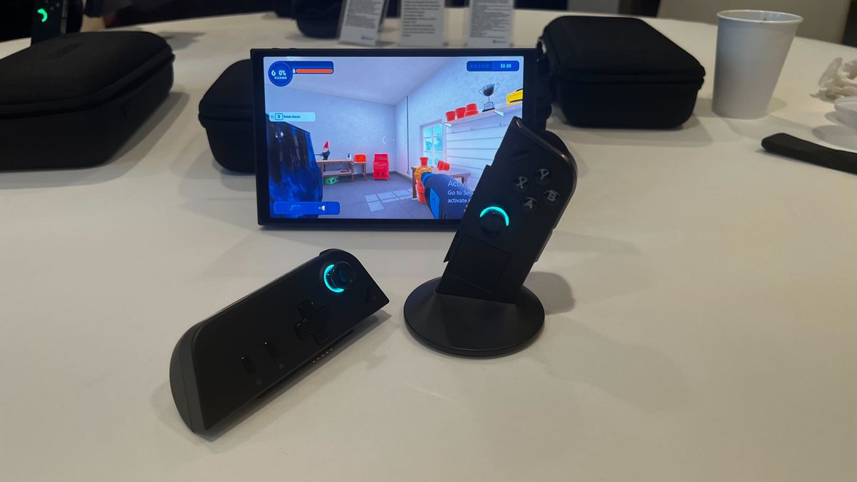 Hands-on: The Lenovo Legion Go can turn one of its controllers into a ...