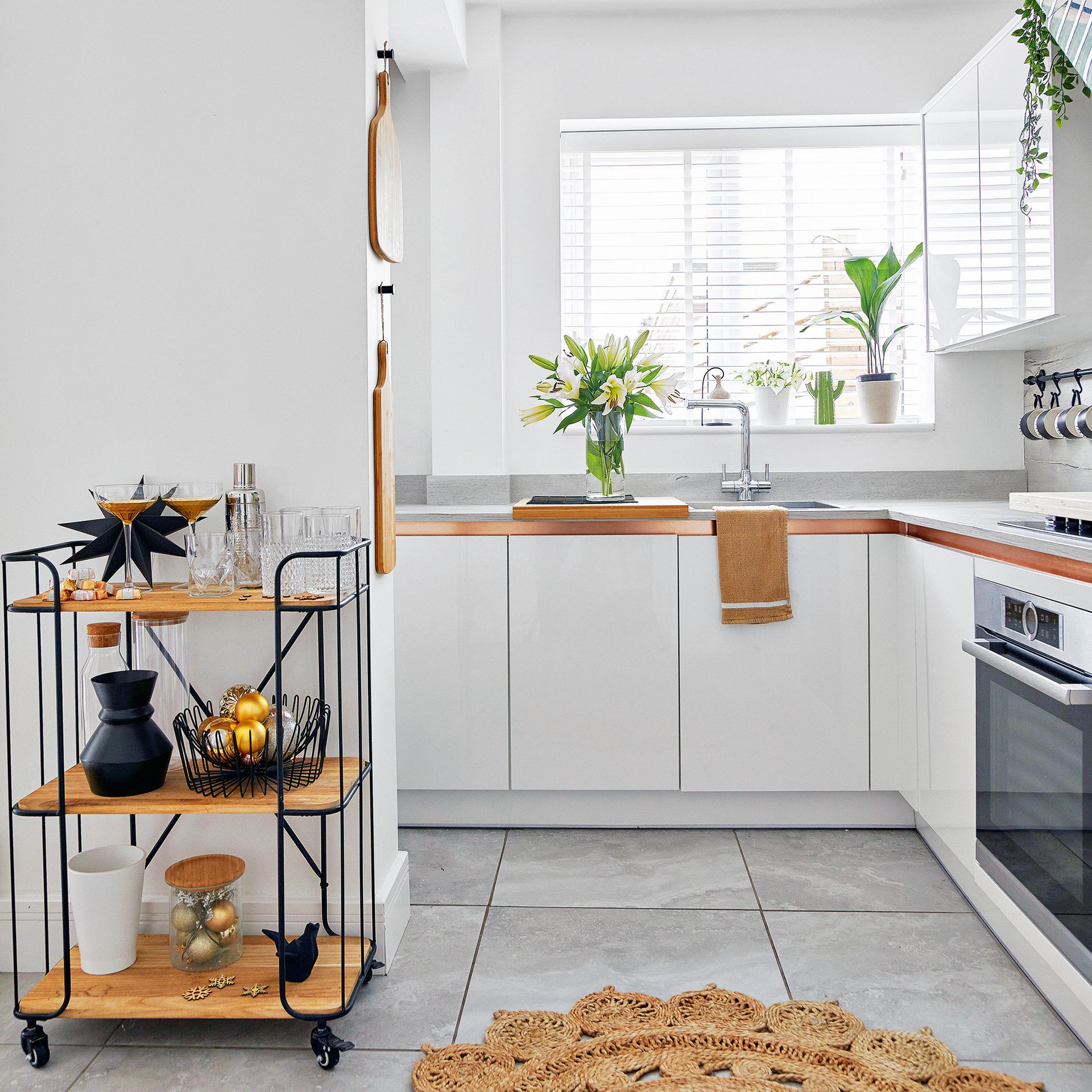 G-shaped kitchens: why this layout is popular right now | Ideal Home