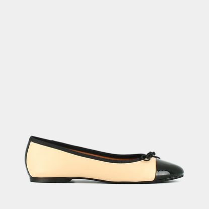 Two-Tone Ballet Flats Are the Classy Shoe Trend Fashion People Are ...