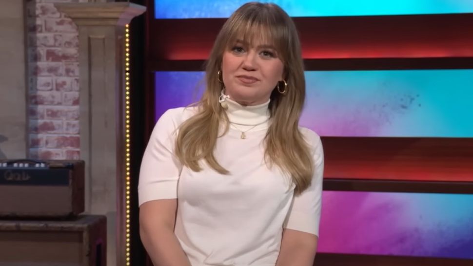As Rumors Swirl, Insiders Make Claims About The Only Way Kelly Clarkson ...
