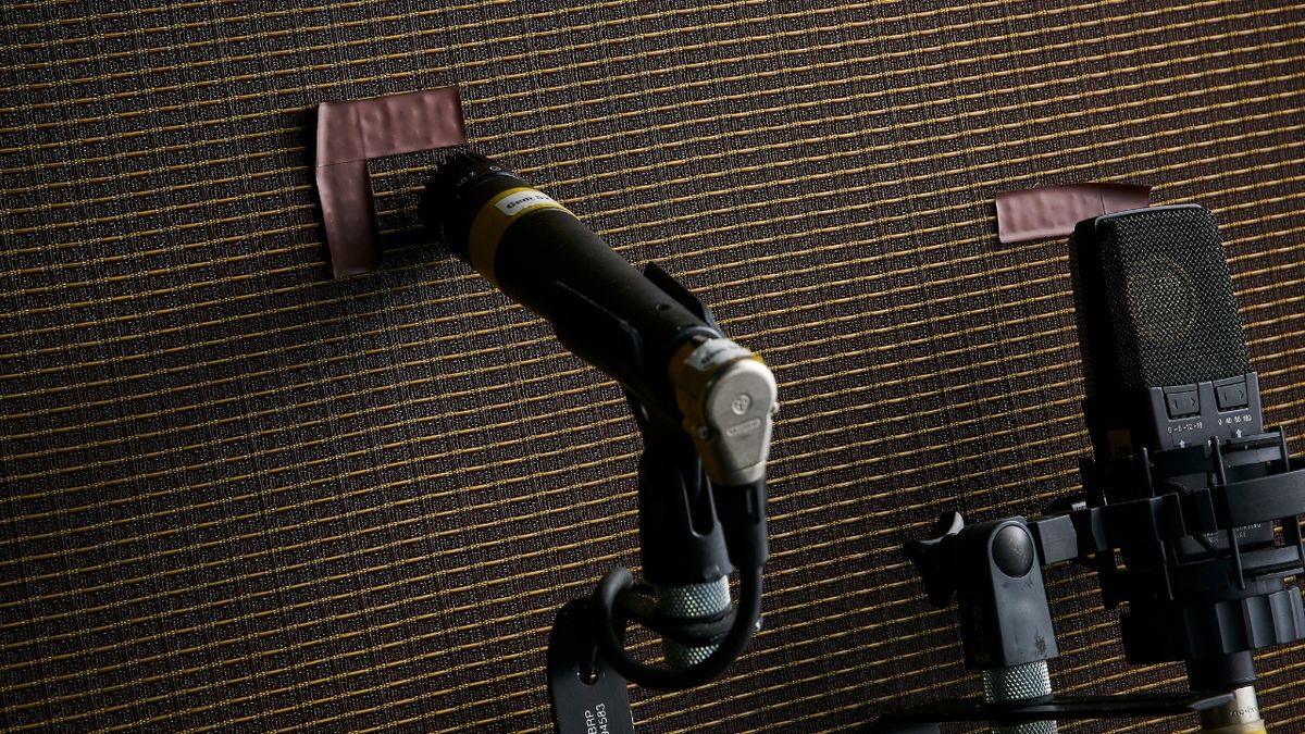 SM57 vs SM58: which of these classic microphones should you pick ...