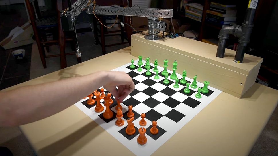 Check This Chess-Playing Raspberry Pi Robot | Tom's Hardware