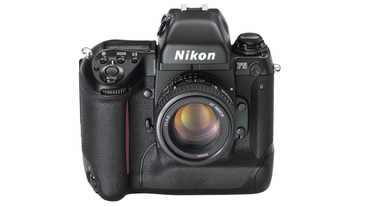Two tribes go to war: 50 years of Canon/Nikon professional camera ...