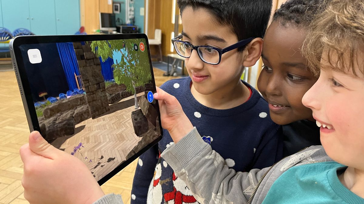 How To Setup Virtual Reality Or Augmented Reality In Schools | Tech ...