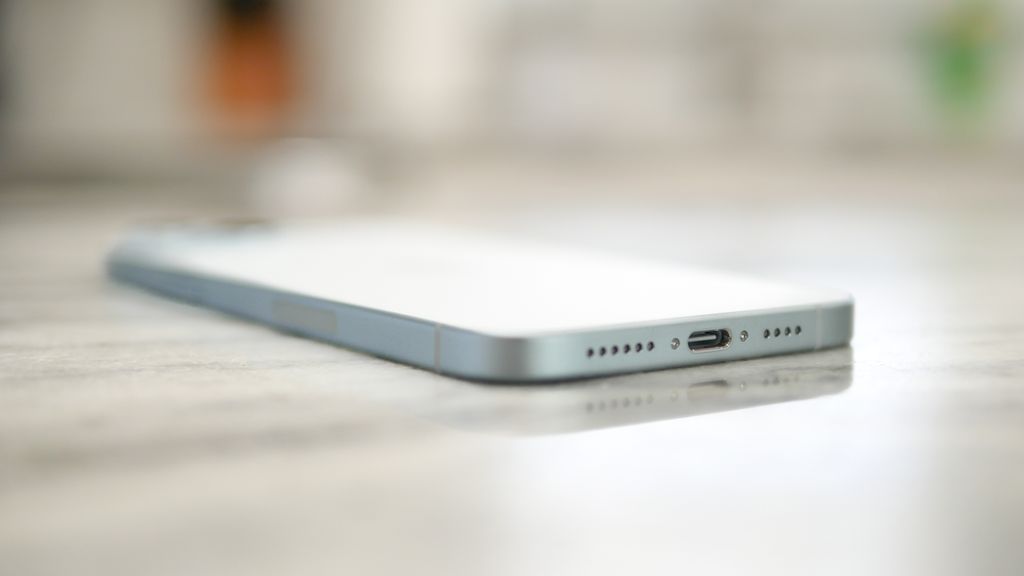 Apple iPhone 15 Plus review: Big screen, very big battery life | Tom's ...