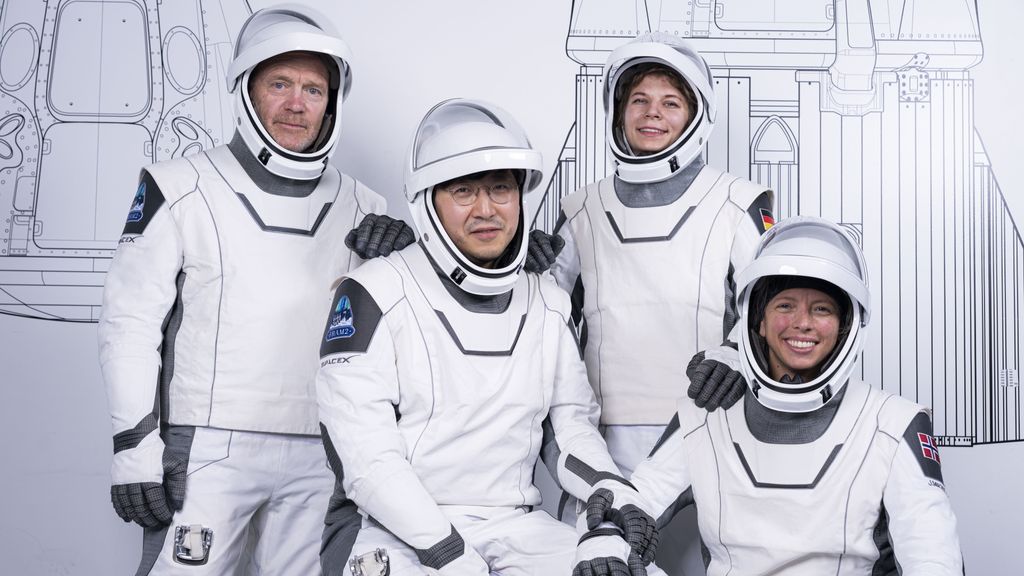 X-rays, mushrooms and more: The science riding on SpaceX's Fram2 ...