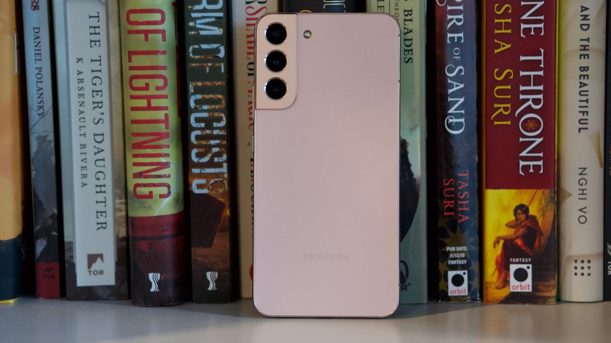 Samsung Galaxy S22 Plus review: Avoiding the Ultra Note trap | Android ...