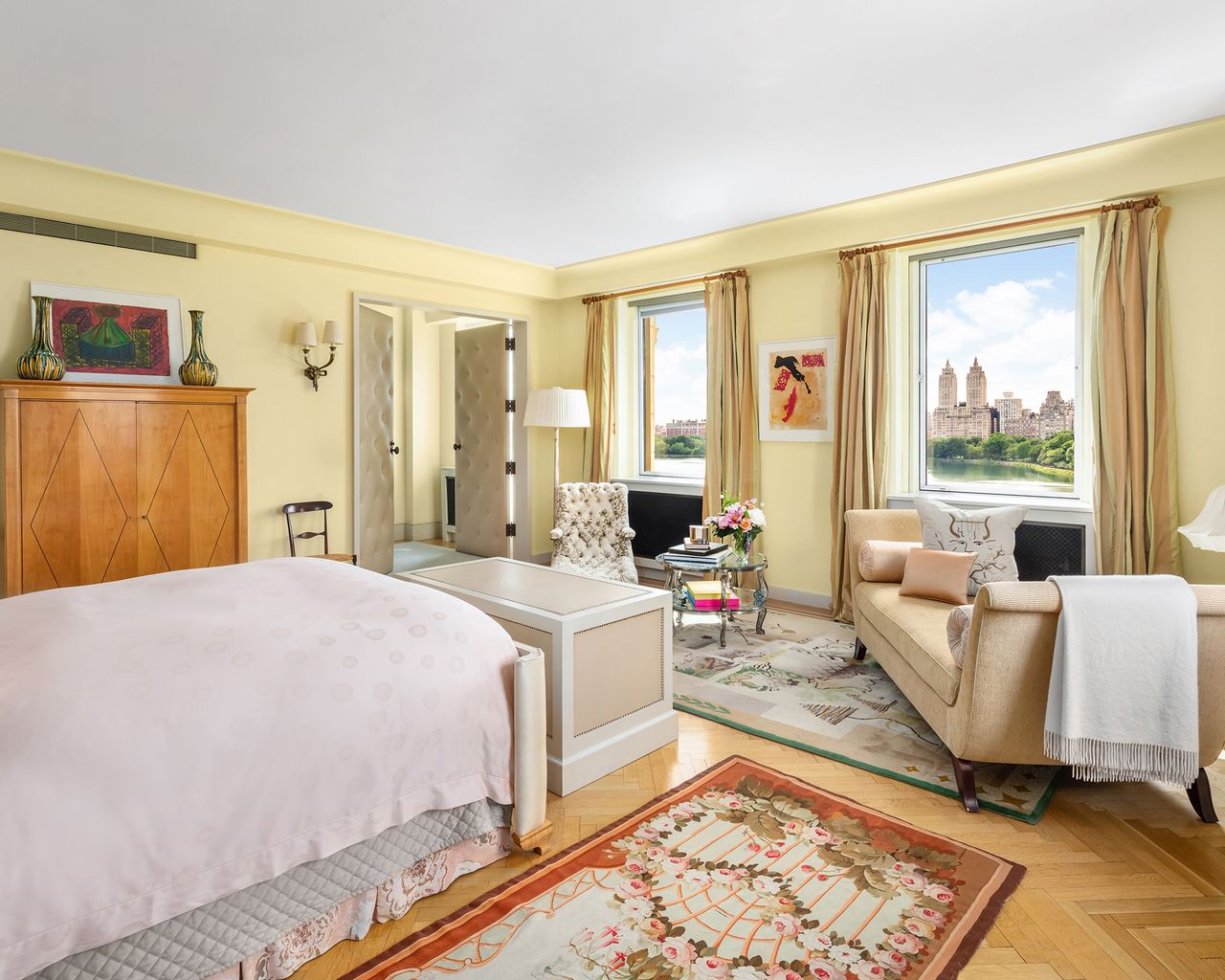 Bette Midler house: tour her Upper East Side apartment | Homes and Gardens