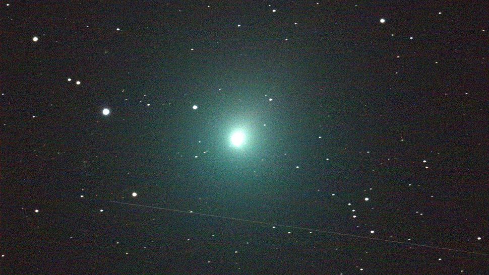 How to See Ghostly Green Comet 46P/Wirtanen Fly by Earth This Weekend ...