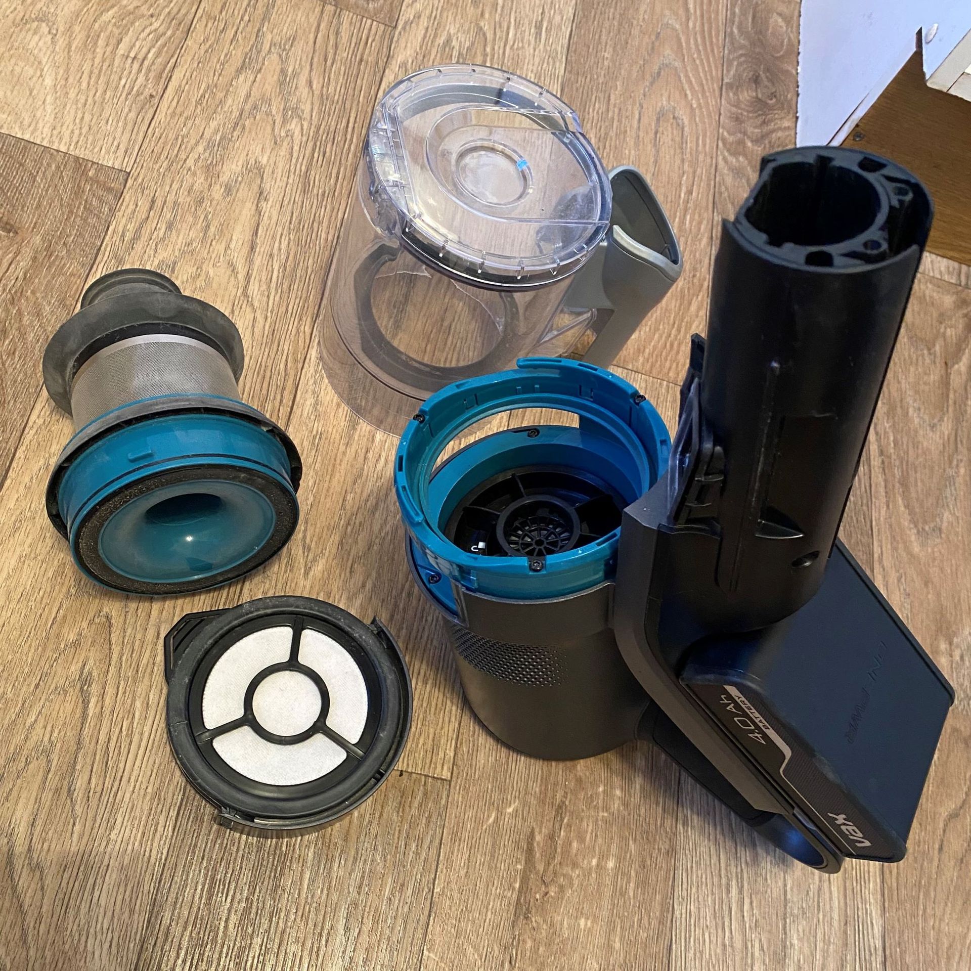 VAX HomePro Pet-Design Cordless Vacuum review | Ideal Home