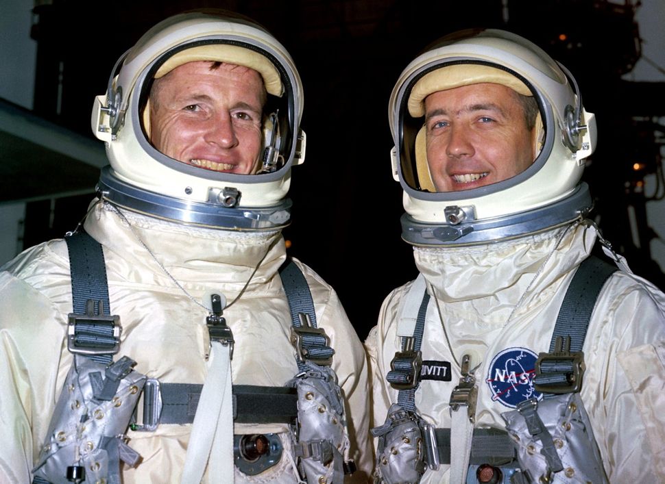 The 1st American Spacewalk in NASA Photos | Space