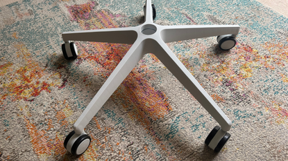 Slouch Task One review: an office chair that finally looks as good as ...