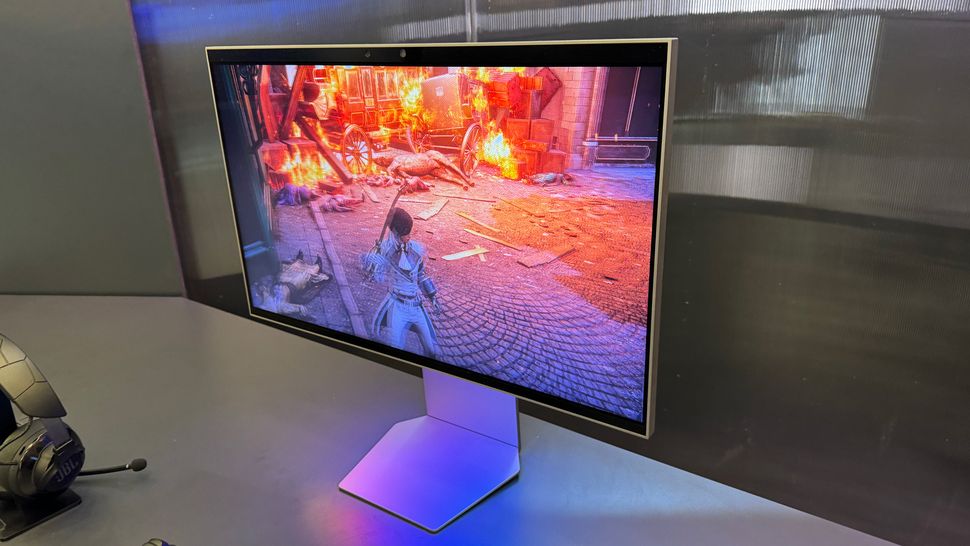 Samsung's stunning glasses-free 3D gaming display made objects float ...