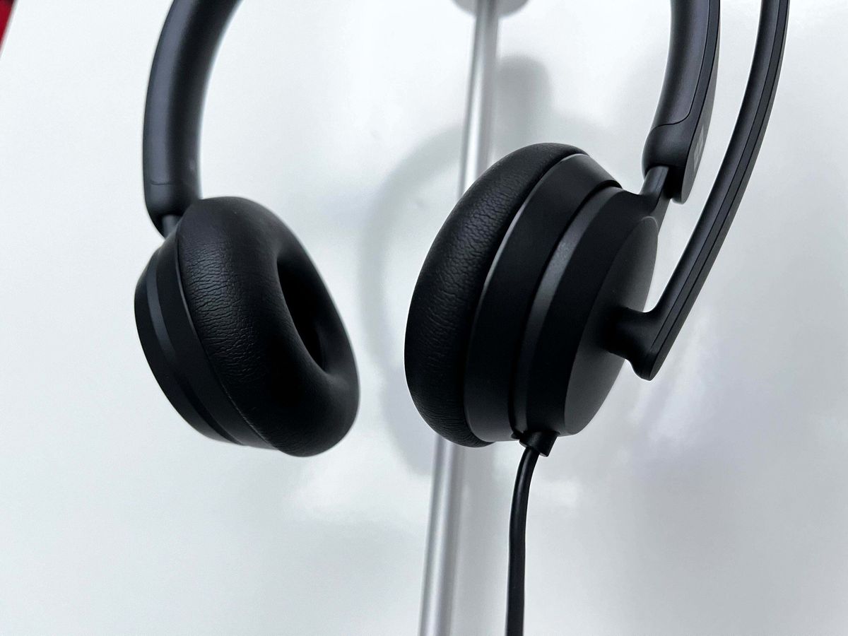 Microsoft Modern Headsets review: Teams conferencing made easy ...