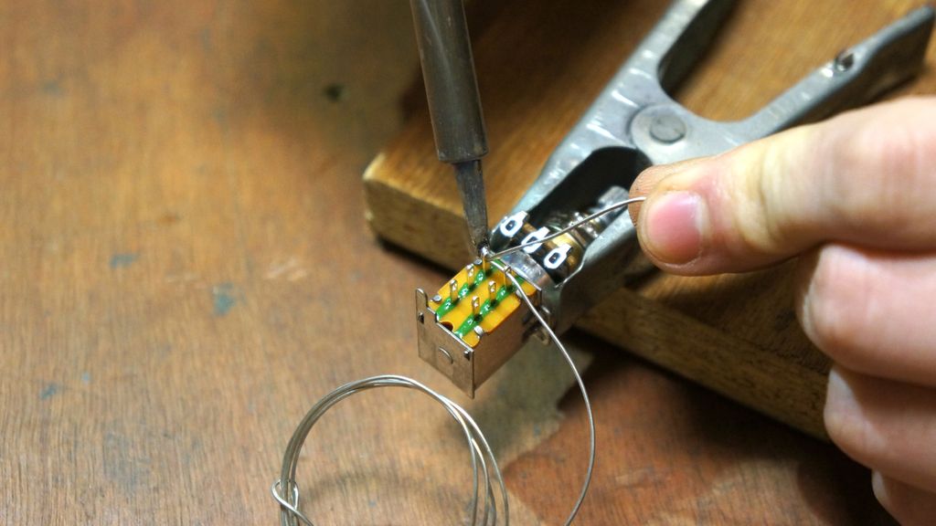 How to mod your Strat to sound like a Tele with a 7-way circuit ...