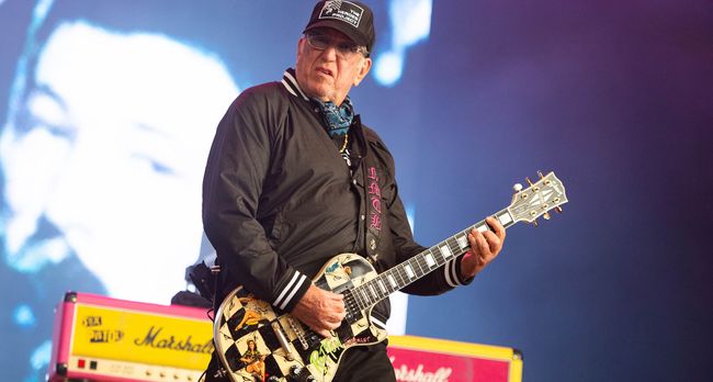 Steve Jones Is Enjoying Sex Pistols Again With Frank Carter Guitar World 8426