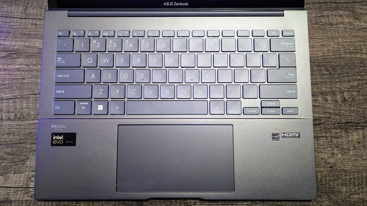 ASUS Zenbook 14 (Q415M) review: $800 of OLED brilliance, but with one ...