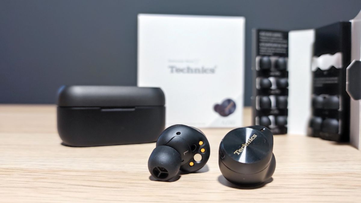 Recensione Technics AZ80 | TechRadar