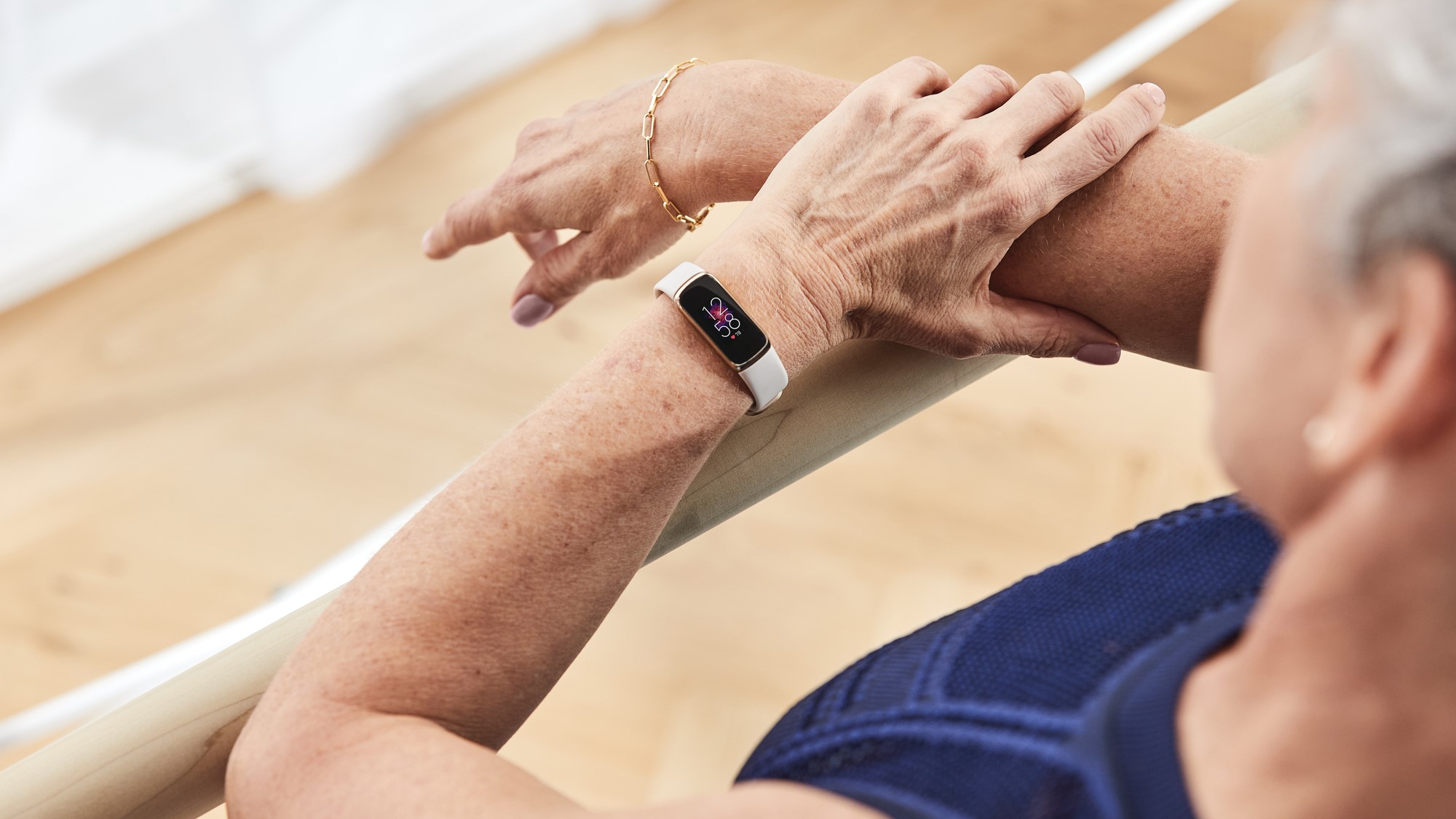 What is a Fitbit, how does it work, and how do you set it up? | Woman ...