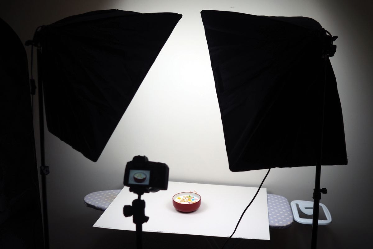 Home photography ideas: a seriously cereal-y macro swimming pool scene ...