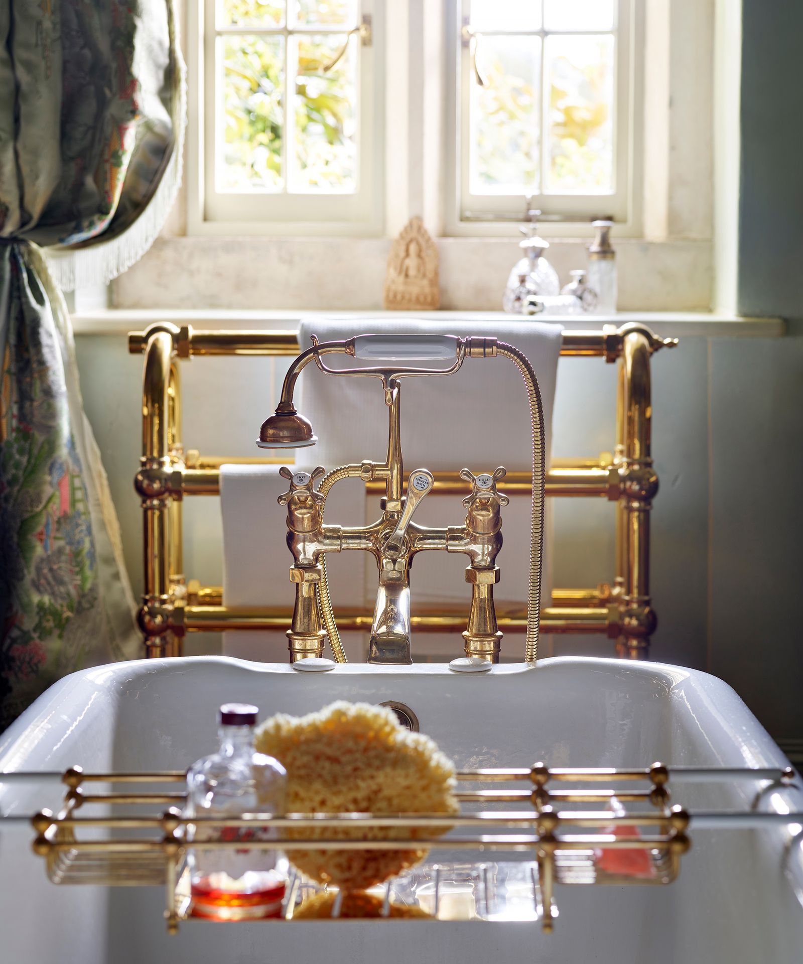Explore Kate Moss' bathroom – a country retreat full of wonder and ...