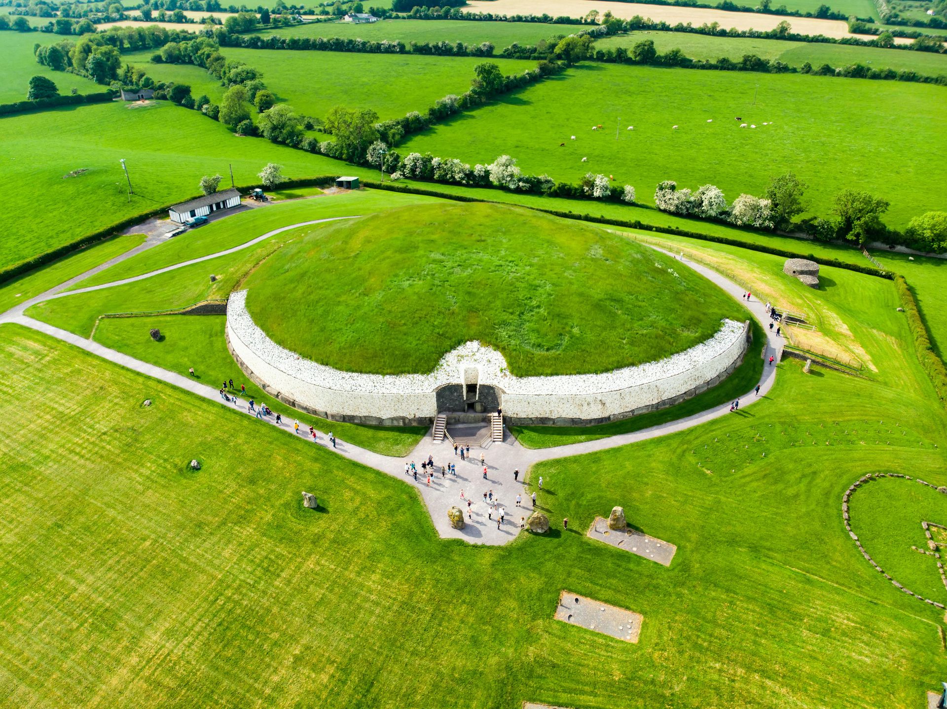 The artistic and historical treasures in Ireland that you must visit at ...