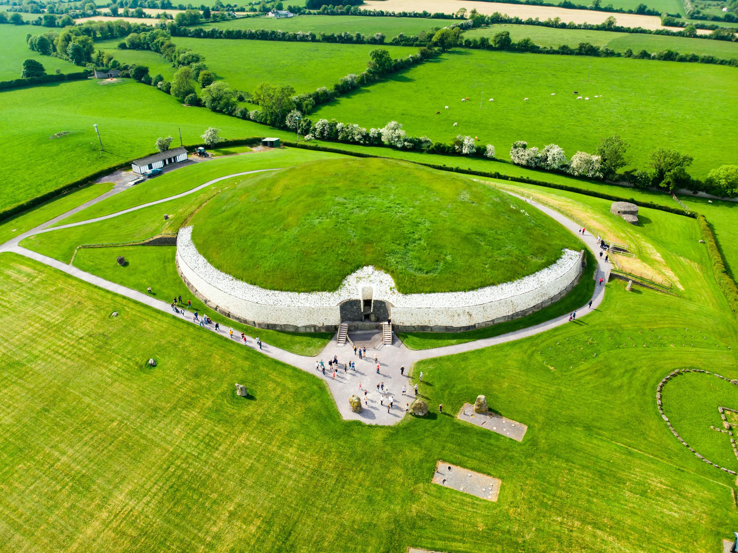 The artistic and historical treasures in Ireland that you must visit at ...