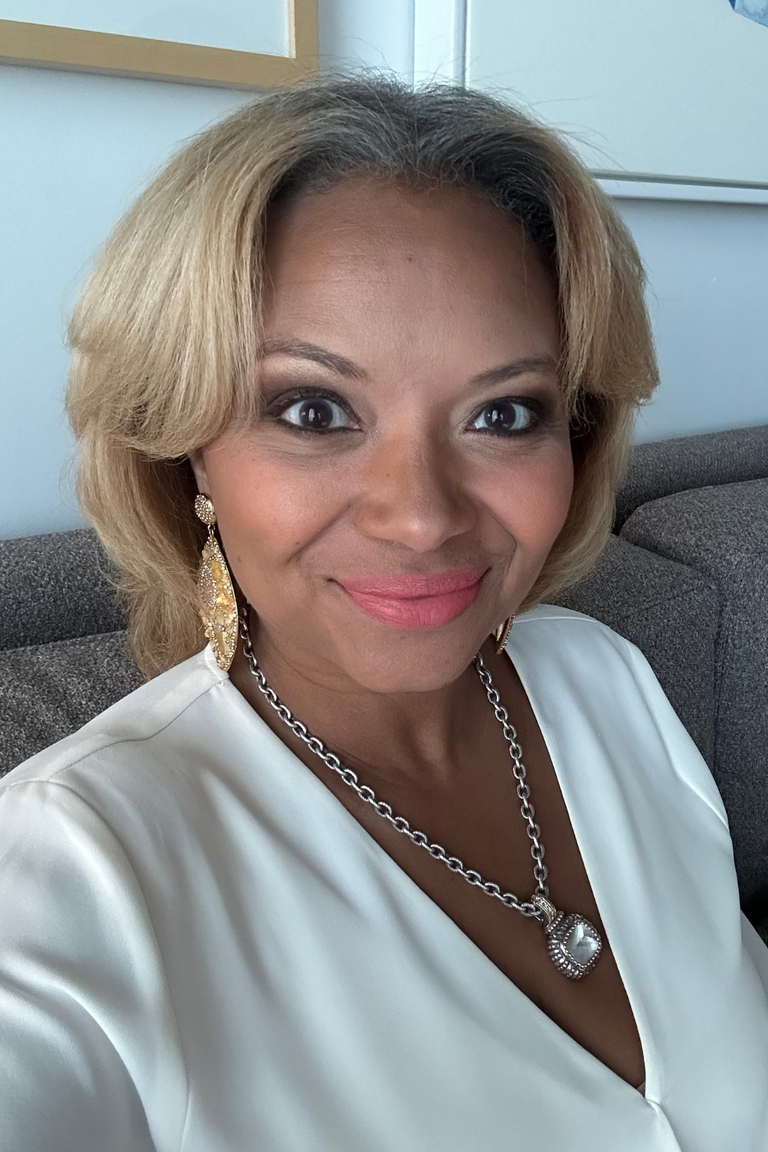 The 15 Best Concealers for Mature Skin Won't Sink Into Under-Eye ...