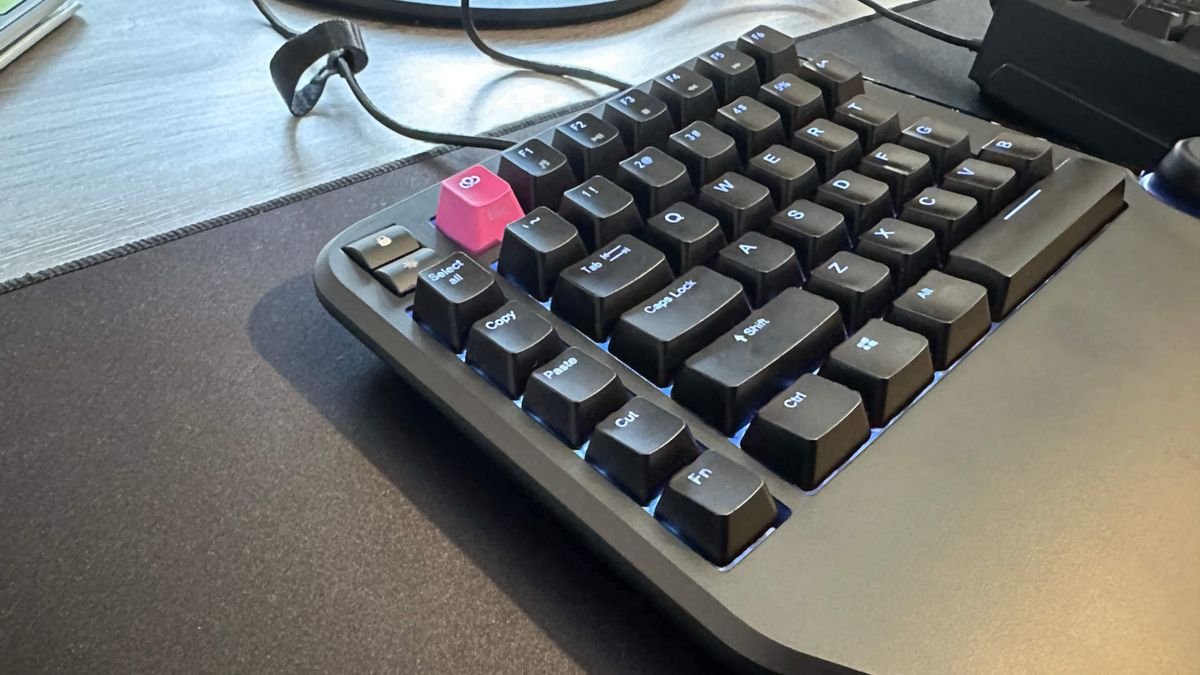 Cloud Nine C959 ErgoTKL keyboard review | PC Gamer