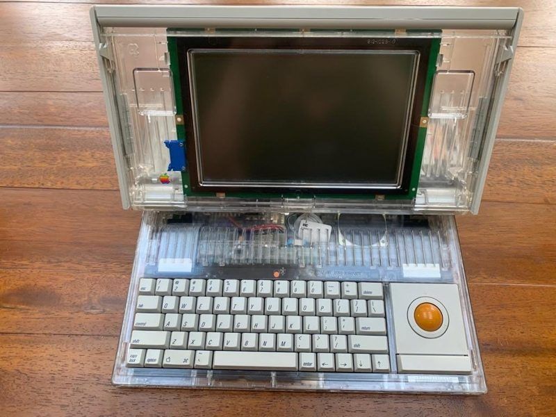 This is what a restored Macintosh Portable M5120 prototype looks like ...